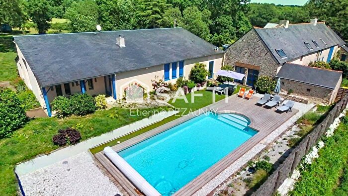 Maison 10 pièces à Saint-Molf, à vendre