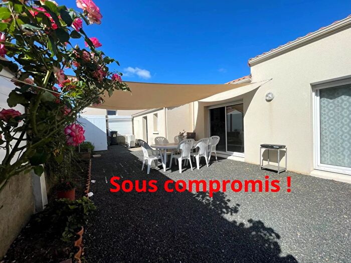 Maison à vendre - La Jubaudière - 5 pièces - 3 chambres