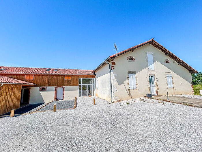 Buanes : Maison 15 pièces à vendre