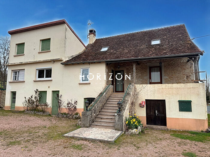 Maison à vendre - Sigy-le-Châtel - 10 pièces - 5 chambres