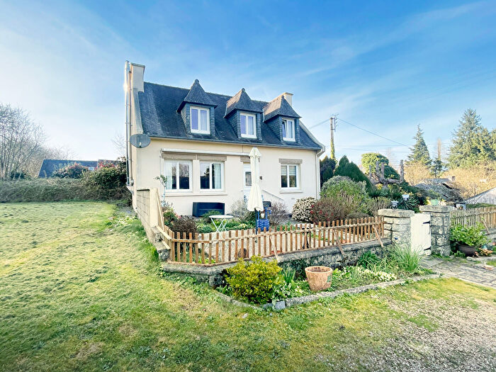 Maison à vendre - Huelgoat - 7 pièces - 4 chambres