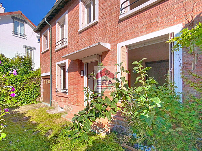 Maison 5 pièces à Suresnes, République, à vendre