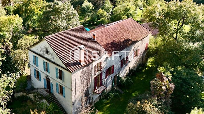 Maison à vendre - Mézin - 9 pièces - 7 chambres