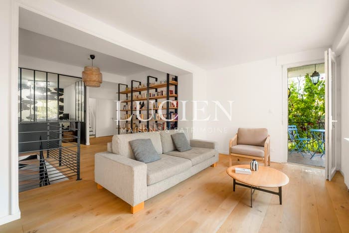 Maison 7 pièces à Saint-Cyr-au-Mont-d'Or, à vendre