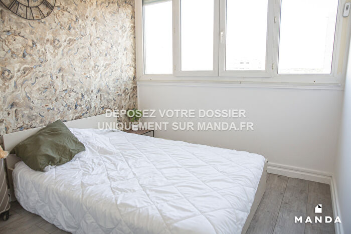 Bonneuil-sur-Marne, République : Appartement 4 pièces à louer