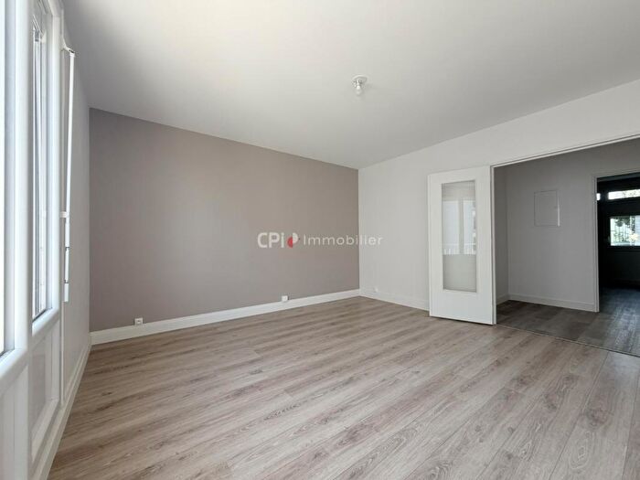 Appartement 4 pièces à Quartiers Nord-Ouest, Villejean, à louer