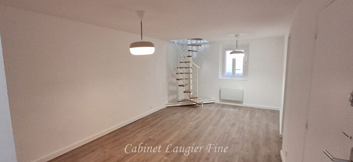 Appartement à louer - Marseille er , Opéra - 4 pièces - 3 chambres