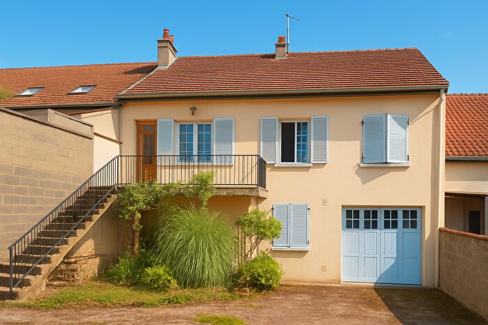 Maison à vendre - Moulins, Gâteaux, Clos de Bourgogne - 6 pièces - 4 chambres