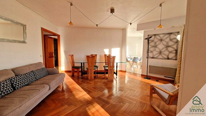 Appartement à louer - Saint-Ismier - 4 pièces - 3 chambres