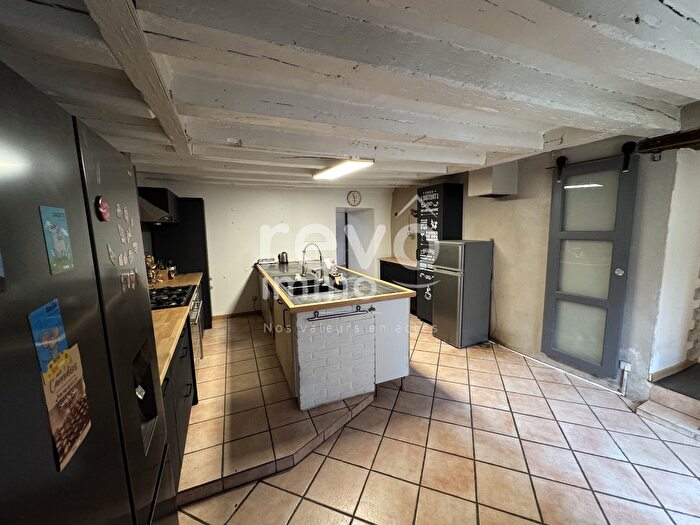 Maison à vendre - Bazouges-sur-le-Loir - 9 pièces - 5 chambres