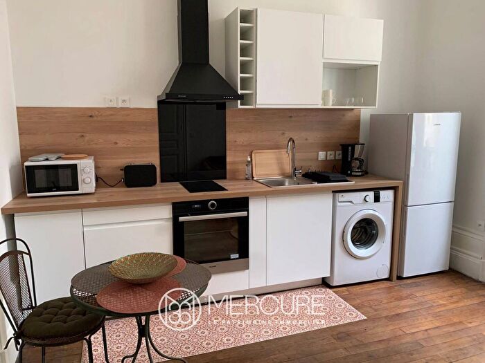 Appartement à louer - Trois Quartiers-Centre Ville, Poitiers - 2 pièces - 1 chambre