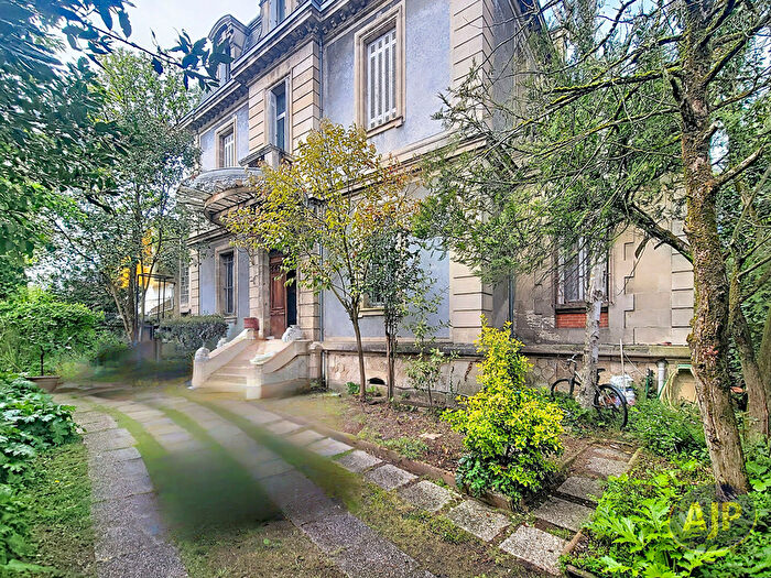 Talence, Saint-Genès, La Médoquine, Haut-Brion : Maison 11 pièces à vendre