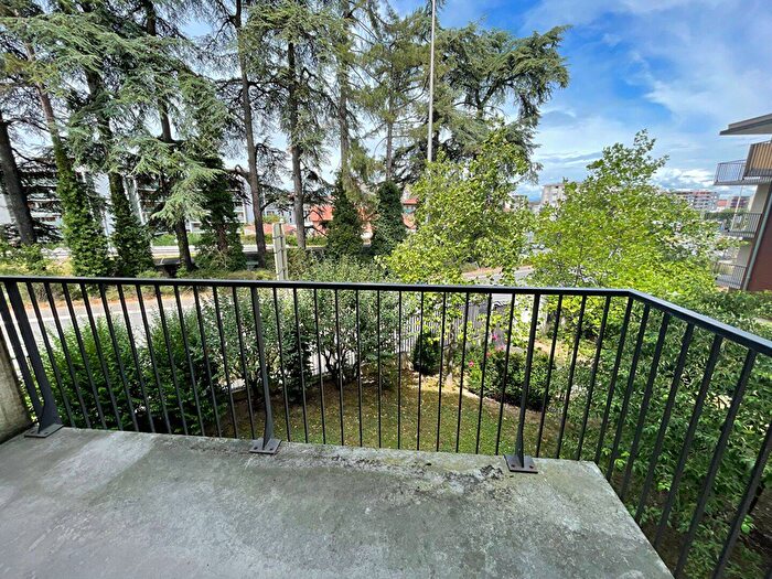 Cités, Thonon-les-Bains : Appartement 2 pièces à louer