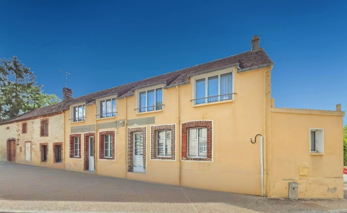 Maison 8 pièces à vendre - Sainte-Céronne-lès-Mortagne