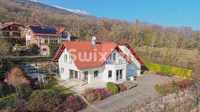 Maison 8 pièces à Crozet, à vendre