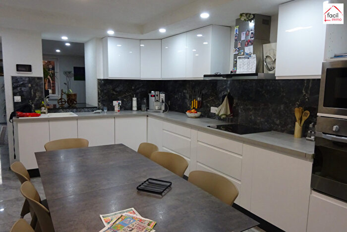 Maison à vendre - Sarrebourg - 8 pièces - 5 chambres
