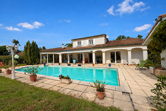 Maison à vendre - Biganos - 7 pièces - 4 chambres