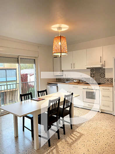 Appartement à louer - Frontignan, La Ville - 4 pièces - 3 chambres