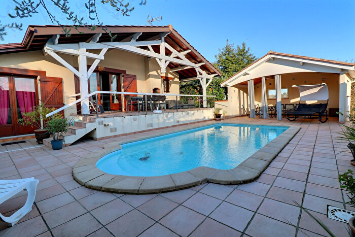 Maison à vendre - Carbon-Blanc - 6 pièces - 5 chambres