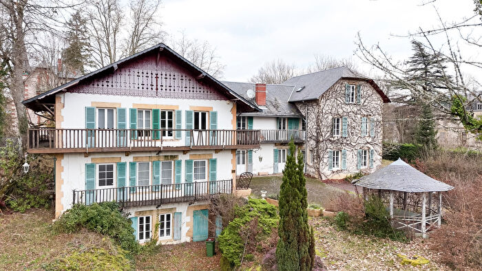 Maison à vendre - Saint-Honoré-les-Bains - 14 pièces - 9 chambres