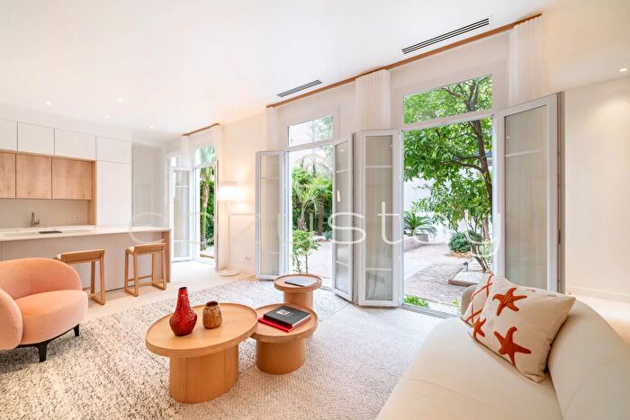 Maison à vendre - Cannes, Centre-ville - 4 pièces - 3 chambres