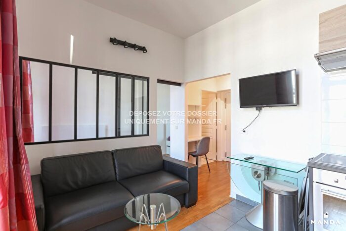 Appartement à louer - Paris e , Mairie - 1 pièce