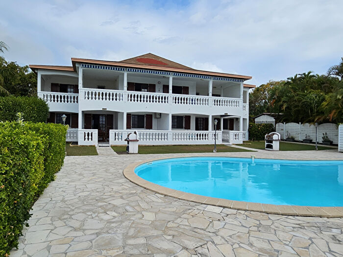 Maison à vendre - Saint-François - 10 pièces - 8 chambres