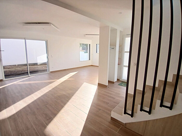 Maison à louer - Tréméven - 5 pièces - 4 chambres