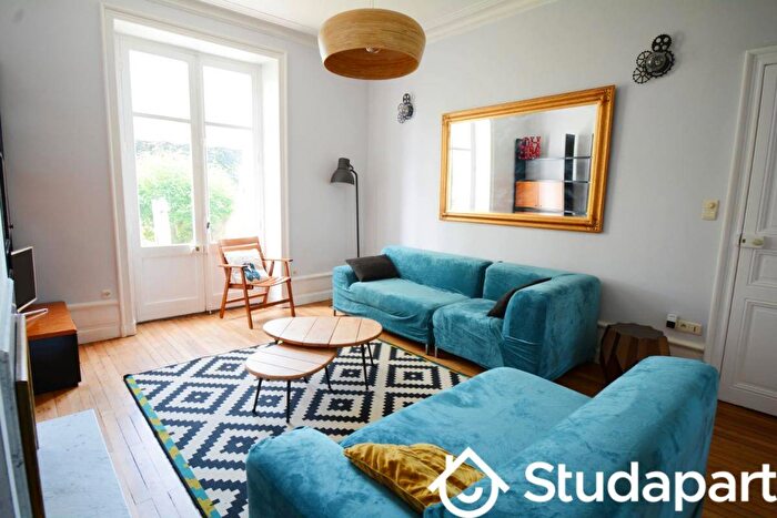 Appartement à louer - Bd des Poilus, Nantes - 1 pièce - 7 chambres