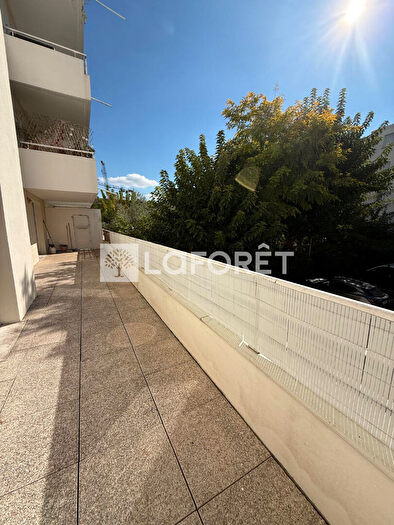 Appartement à louer - Bordeaux, Sainte-Croix - 3 pièces - 2 chambres