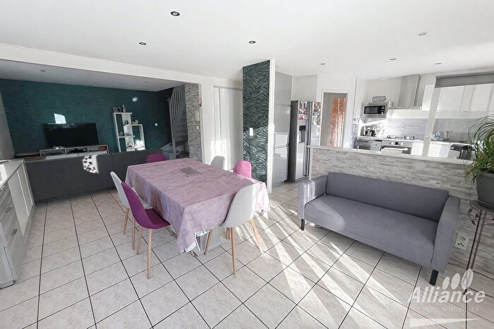 Maison à vendre - Dambelin - 4 pièces - 3 chambres