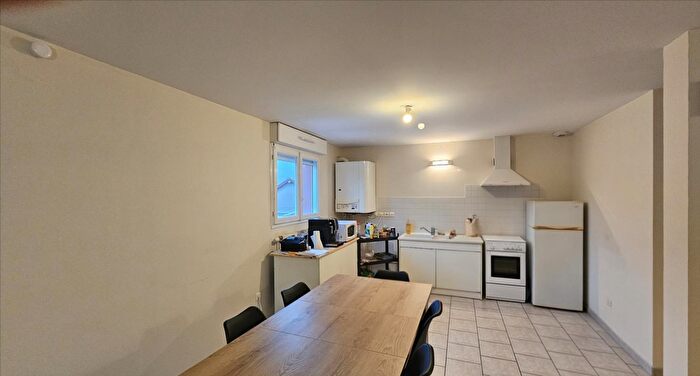 Appartement à louer - Le Syndicat - 2 pièces - 1 chambre