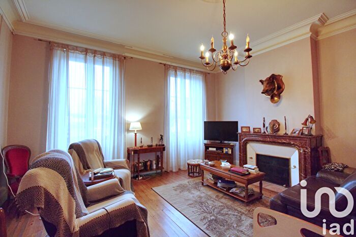 Maisons à vendre et appartements à louer - 1