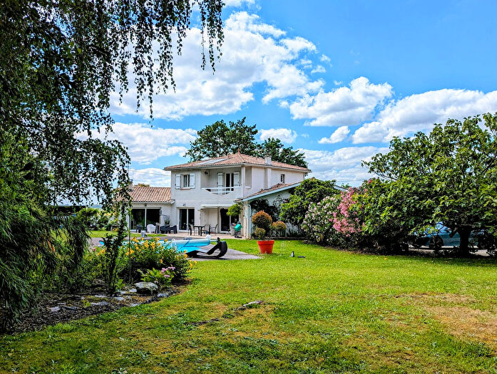 Maison à vendre - Beychac-et-Caillau - 7 pièces - 5 chambres