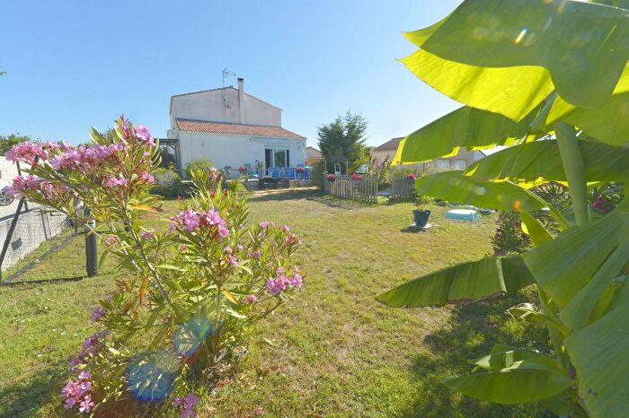 Semussac - Maison 5 pièces à vendre