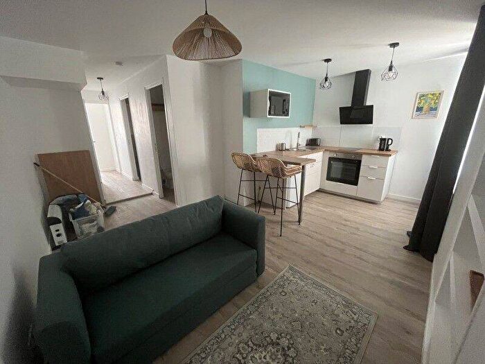 Sud, Saint-Jean-dAngély : Appartement 2 pièces à louer