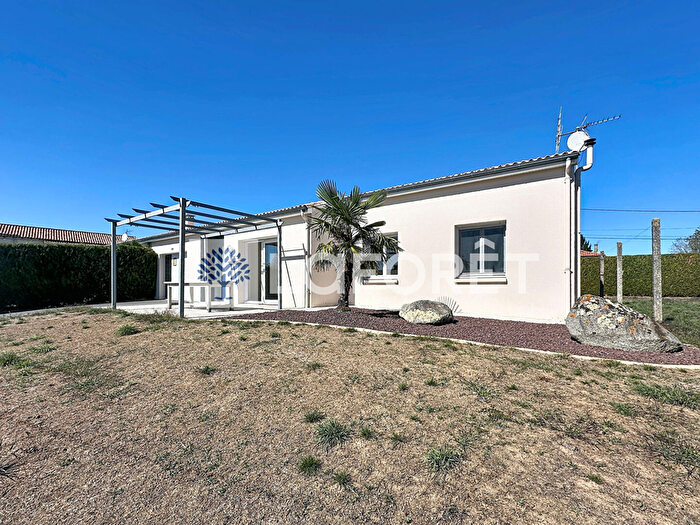 Le Breuil-Bernard - Maison 4 pièces à louer