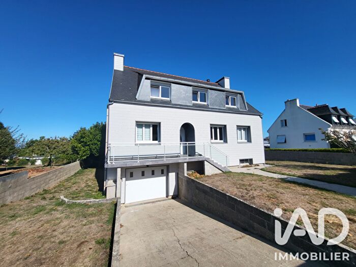 Maison 5 pièces à vendre à Plonéour-Lanvern
