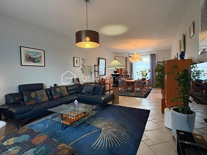 Maison à vendre - Livry-Louvercy - 8 pièces - 5 chambres