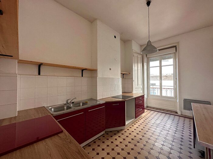 Appartement à louer - Annonay, Centre-ville - 3 pièces - 2 chambres