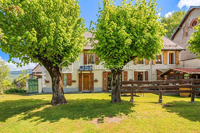 Maison à vendre - Saint-Barthélemy-de-Séchilienne - 12 pièces - 10 chambres