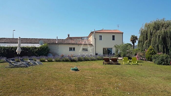 Maison 6 pièces à Virollet, à vendre