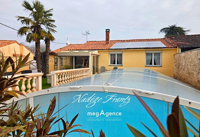 Maison à vendre - Loulay - 4 pièces - 3 chambres