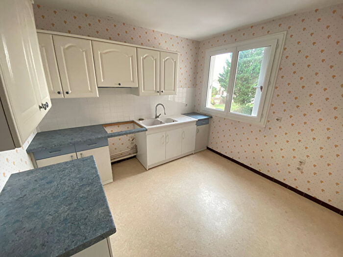 Appartement à louer - Joigny - 4 pièces - 3 chambres