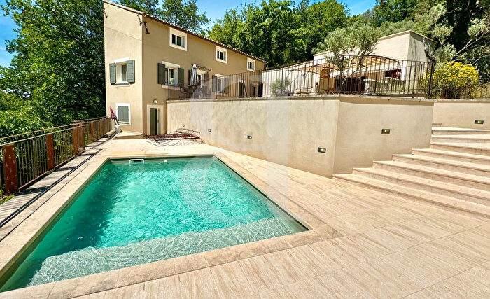 Maison à vendre - Pernes-les-Fontaines - 5 pièces - 4 chambres