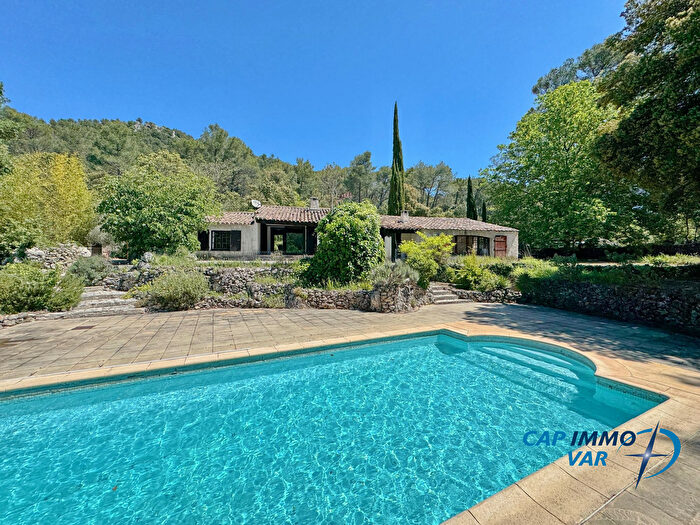 Maison à vendre - Signes - 6 pièces - 5 chambres