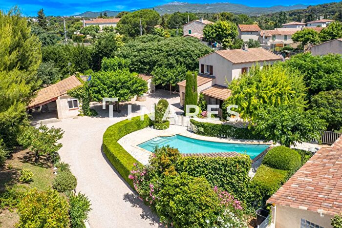 Maison à vendre - Marseille e , Saint-Mitre - 5 pièces - 5 chambres