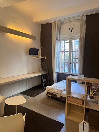 Appartement à louer - Centre Ville, Aix-en-Provence - 1 pièce