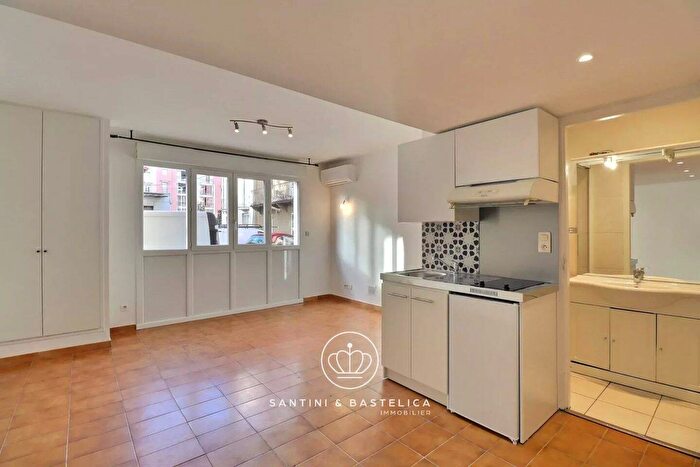 Appartement à louer - Gare, Ajaccio - 2 pièces - 1 chambre