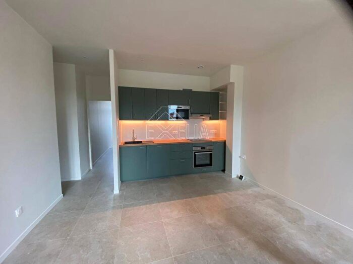 Gare, Mantes-la-Jolie : Appartement 3 pièces à louer